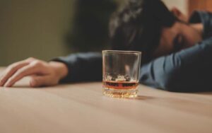 Alcohol Tremors Explained (Alcohol Shakes & What They Mean) - Cala Health